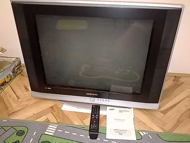 SAMSUNG SLIM FIT TV