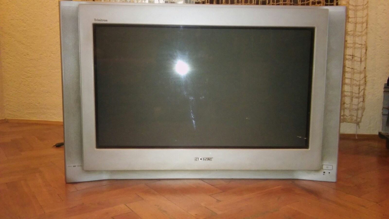 Sony trinitron televizor KV-32FX68E