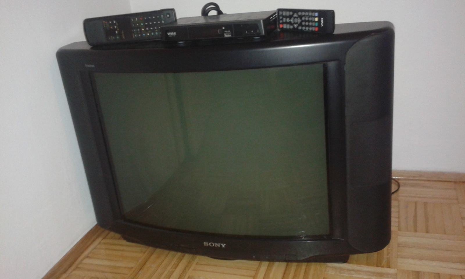 SONY TV HI BLACK TRINITRON KV-C2991D 72 cm + DVB-T Vivax