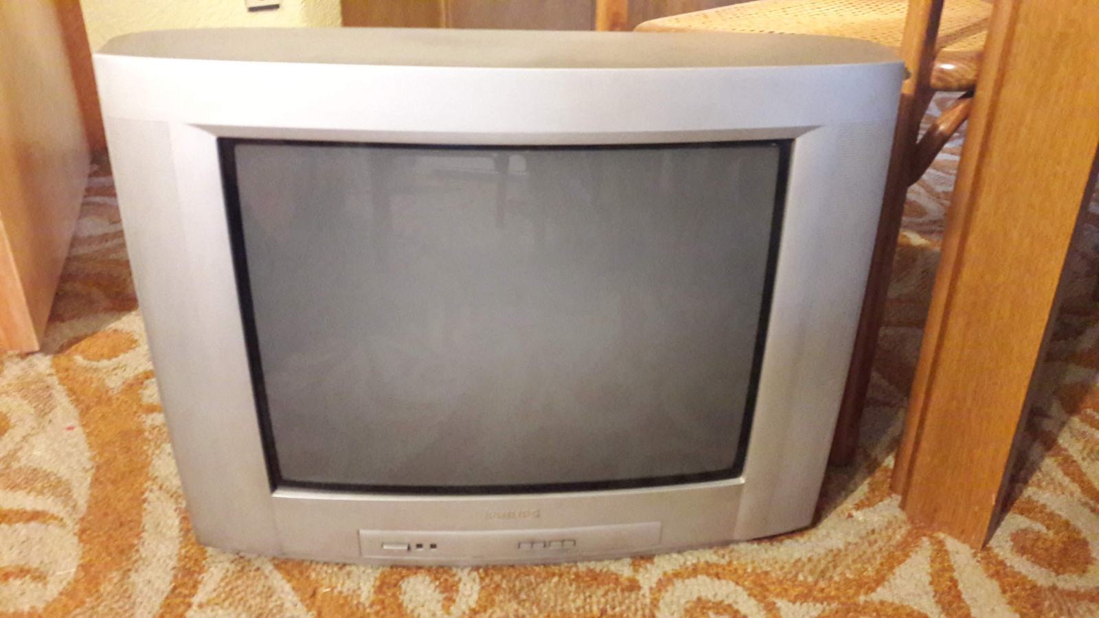 Televizor CRT s radiom