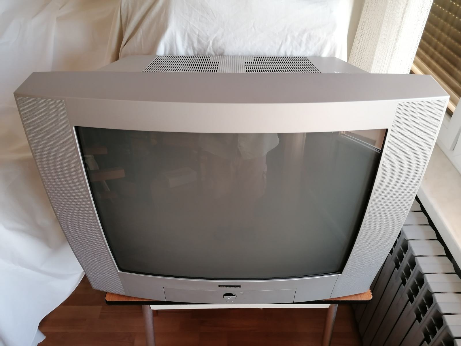 TELEVIZOR TV SEG DIGITAL 66cm ISPRAVAN s original daljinskim 220V 50Hz