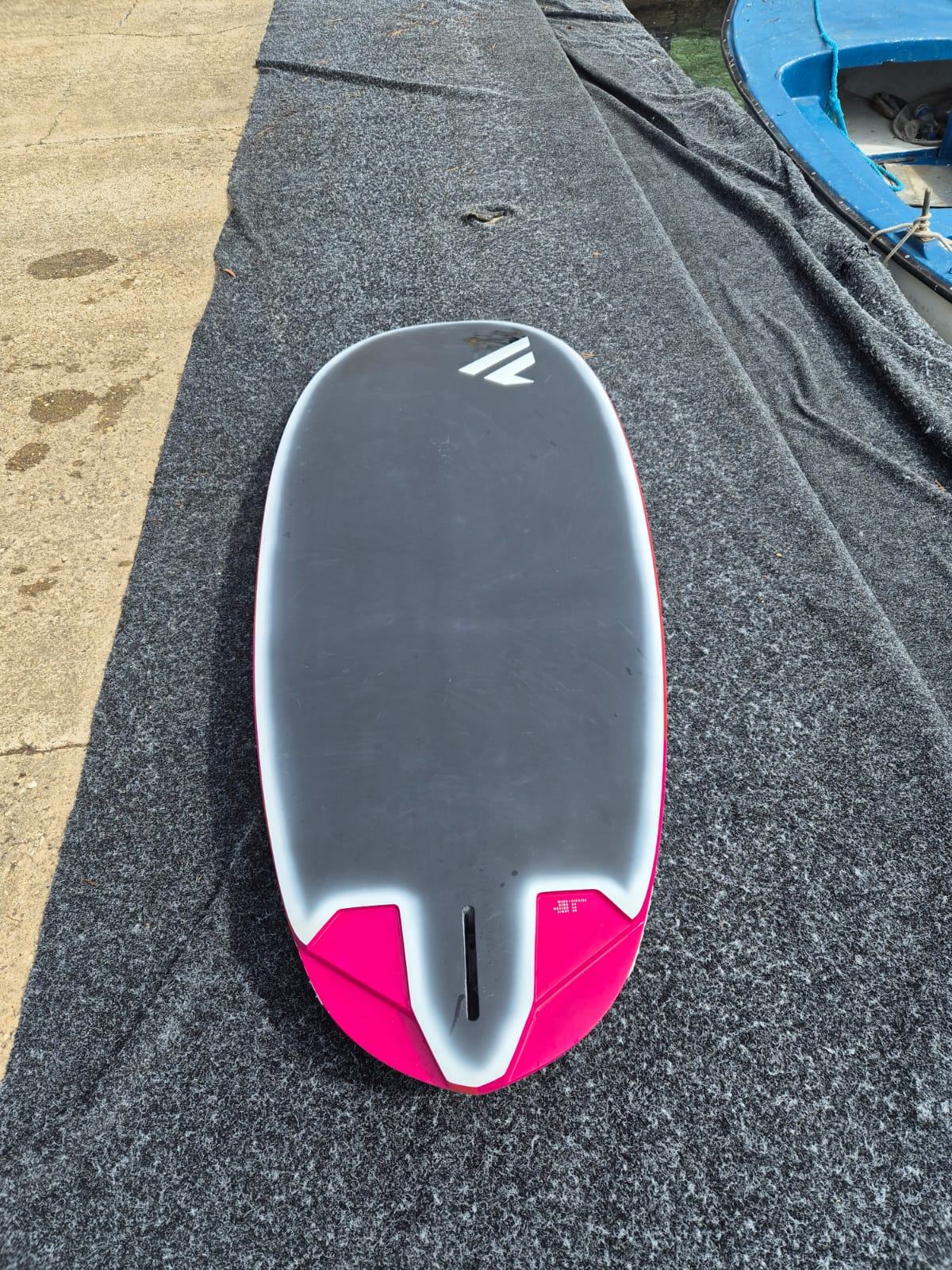 Slalom daska Fanatic Falcon 85