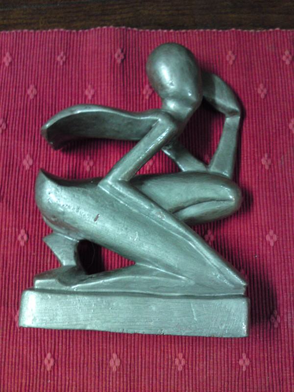 MISLILAC - DRVENA FIGURA U METALIK BOJI