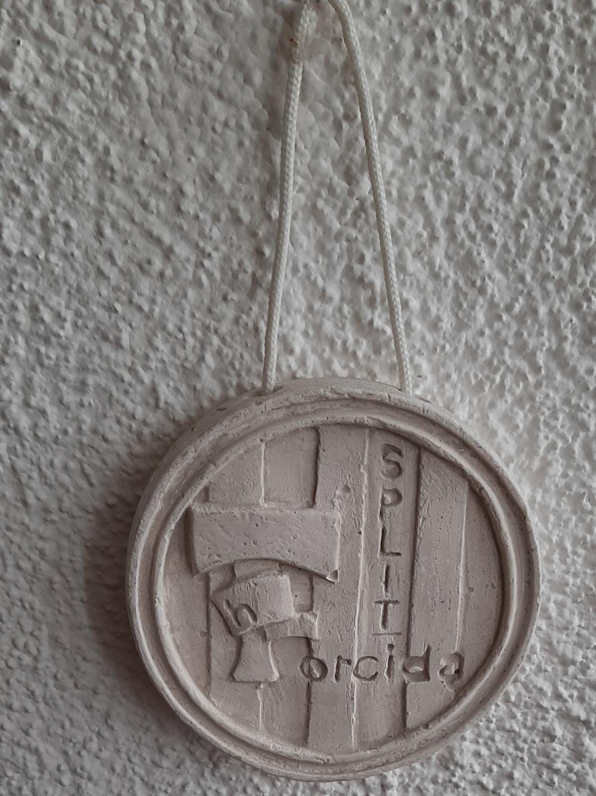 Torcida Split ukrasni grb od keramičkog gibsa