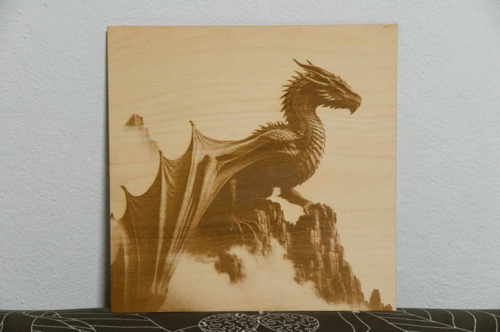 Zmaj Oblaci - Zidna Slika (Unikat) - Laserska Gravura - 30 cm x 30 cm
