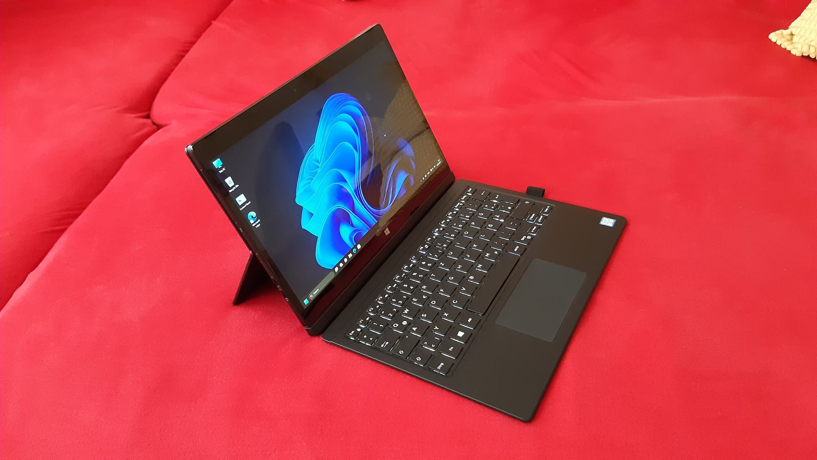 Dell Latitude 12 7275 2in1 Intel Core m5-6Y57 8GB 512GB NVMe LTE Win11