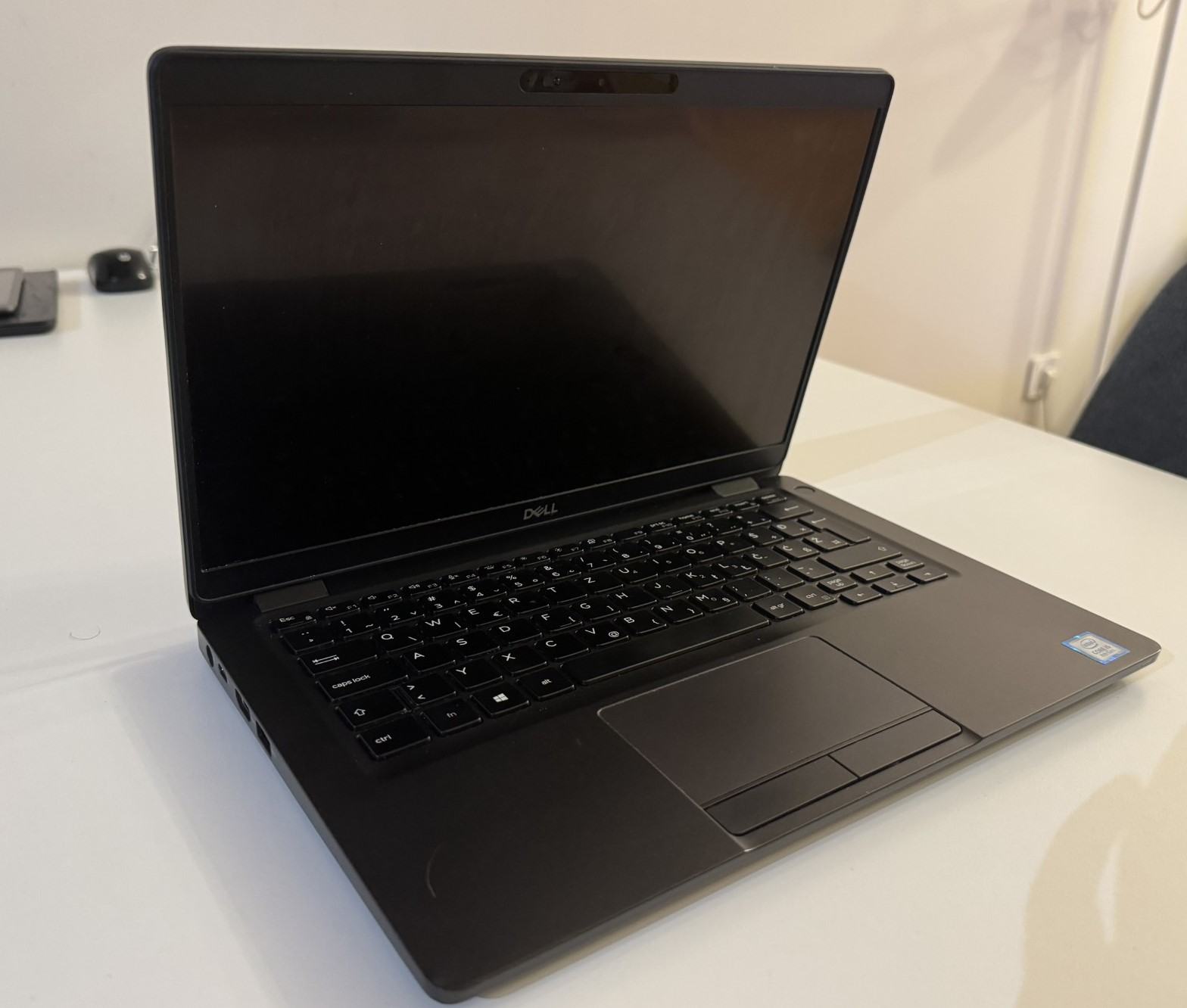 *DELL LATITUDE 5300*