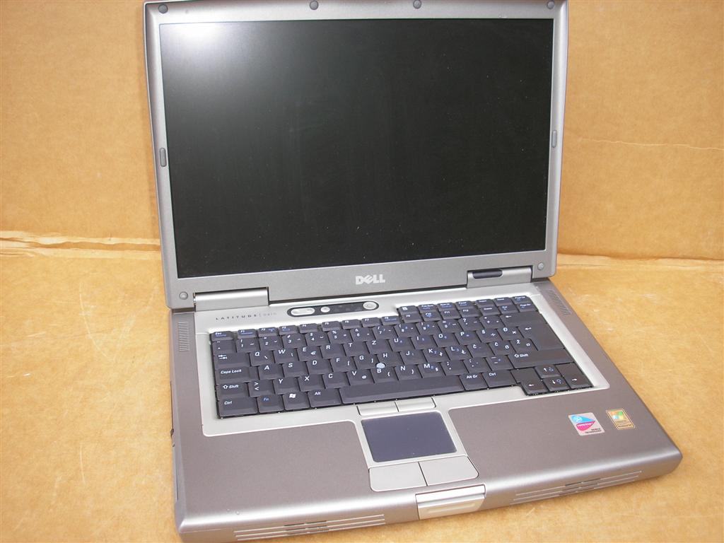 DELL Latitude D810 15.4 2GB 60GB Ati x300 128MB DVDRW LAN zvuk wifi