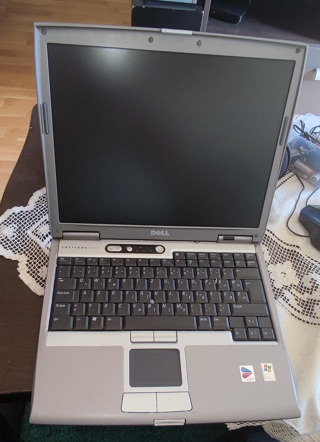 Laptop DELL LATITUDE D610 notebook Pentium M 1.6 ghz 1.5gb