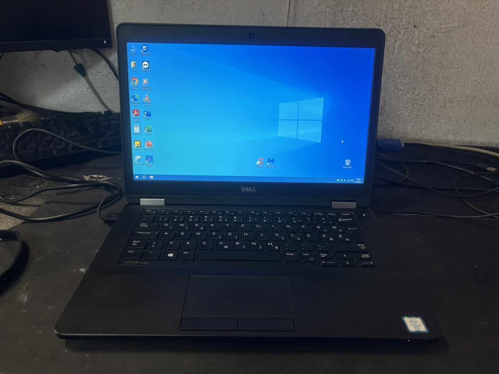 Latitude E5470