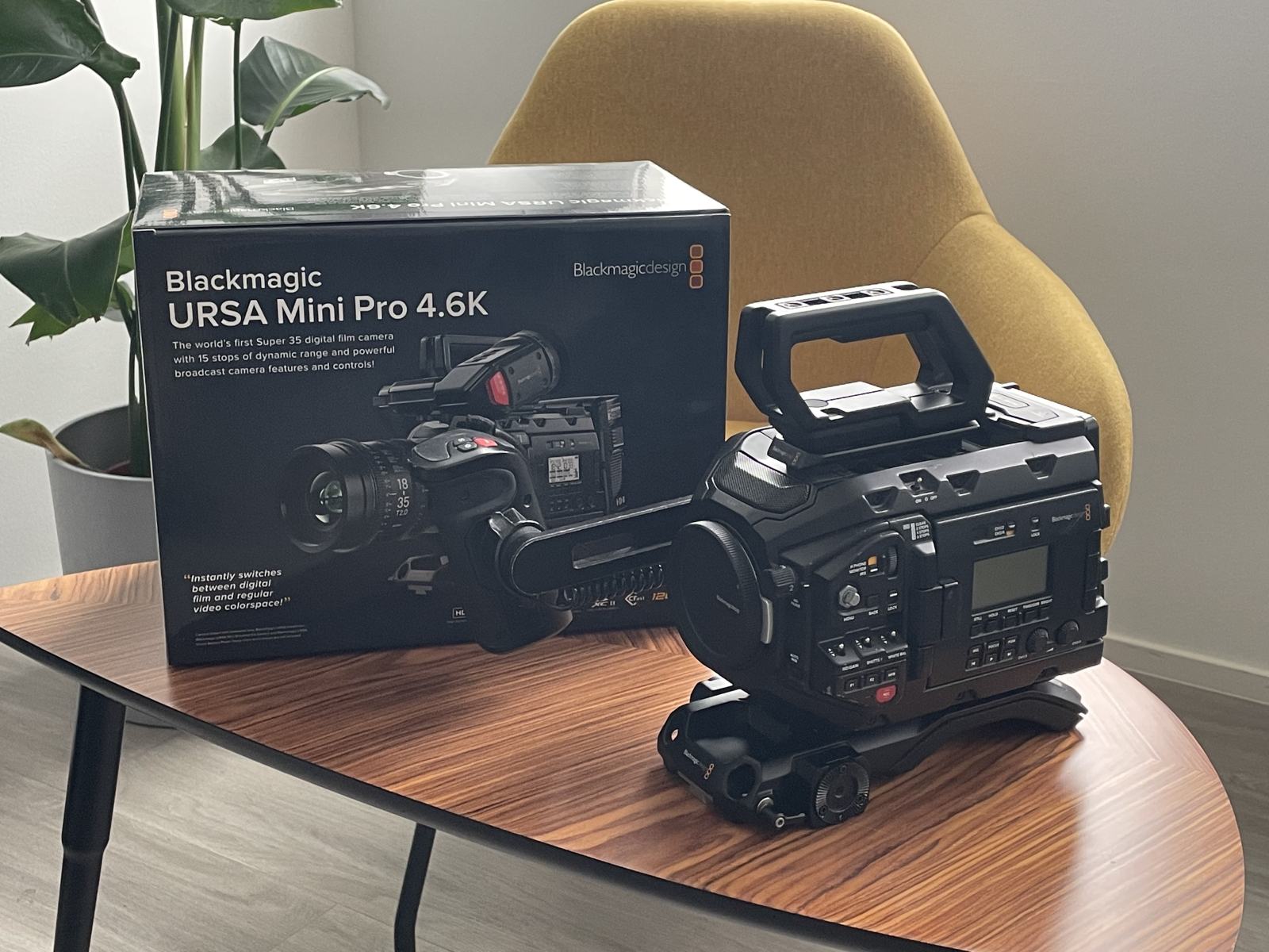 Blackmagic URSA Mini Pro 4,6K EF (G1)
