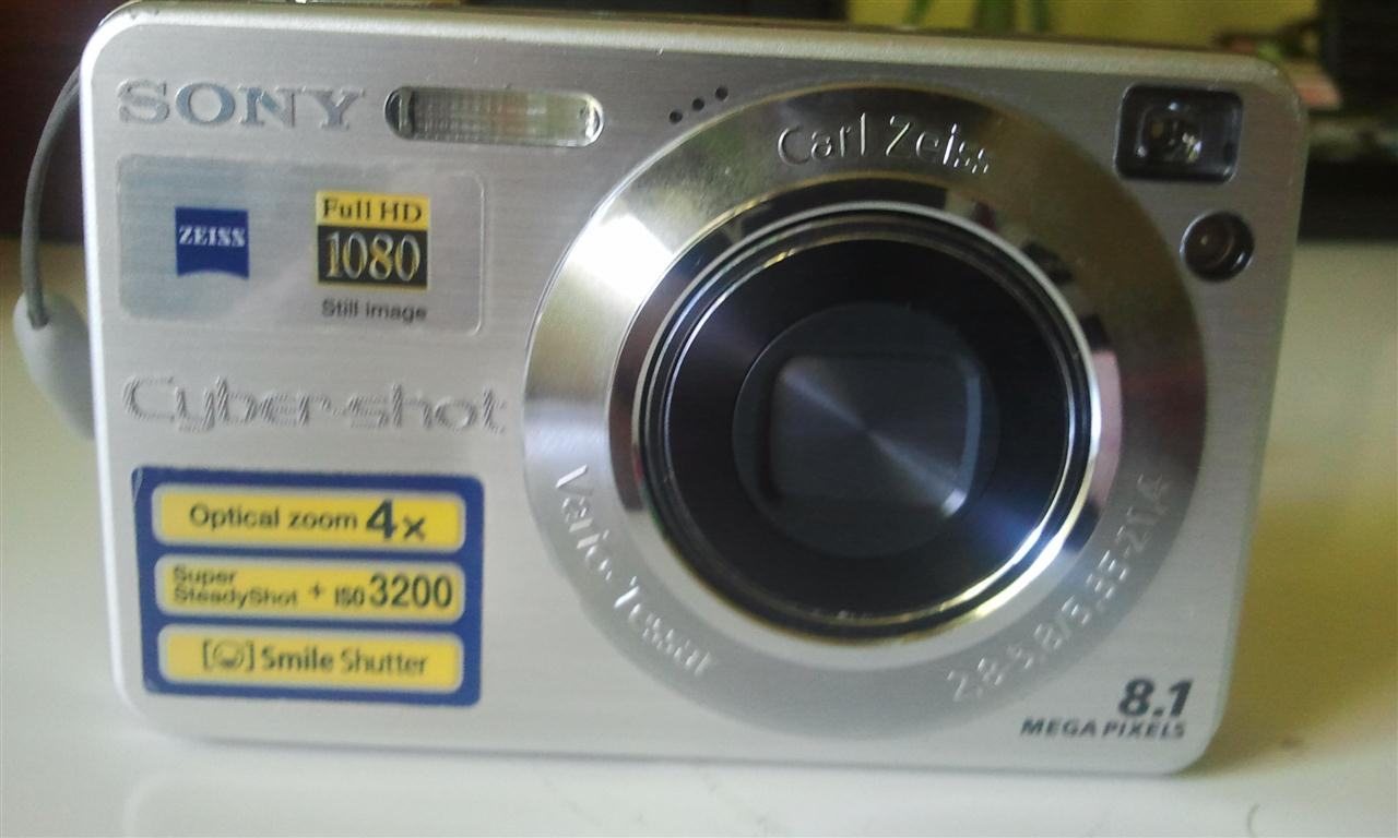 digitalni fotoaparat SONY cybershot 8,1 megapixels