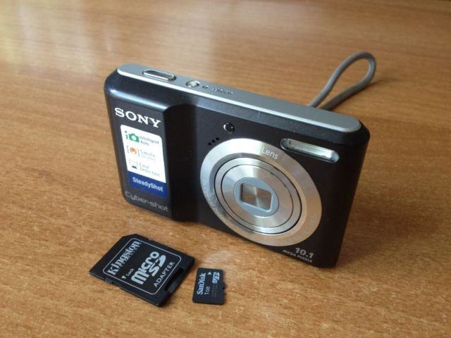 Fotoaparat Sony DSC-S2000
