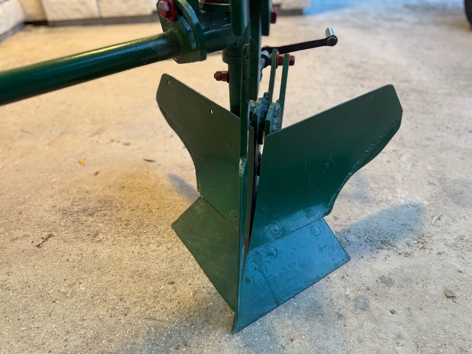 IMT 506 plug za oranje