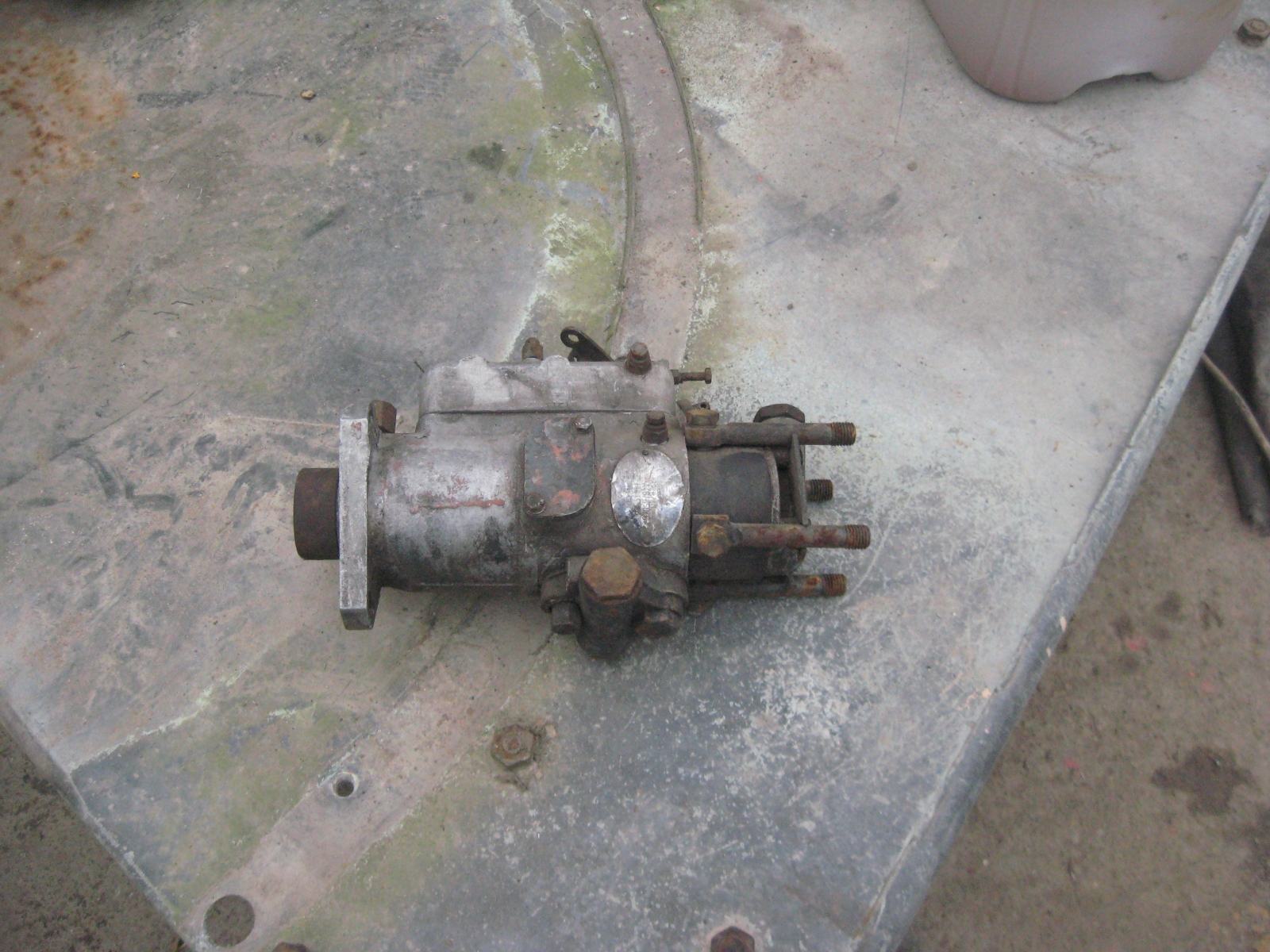 BOŠ PUMPA ZA 558 , 560 PRODAJEM LI MJENJAMI