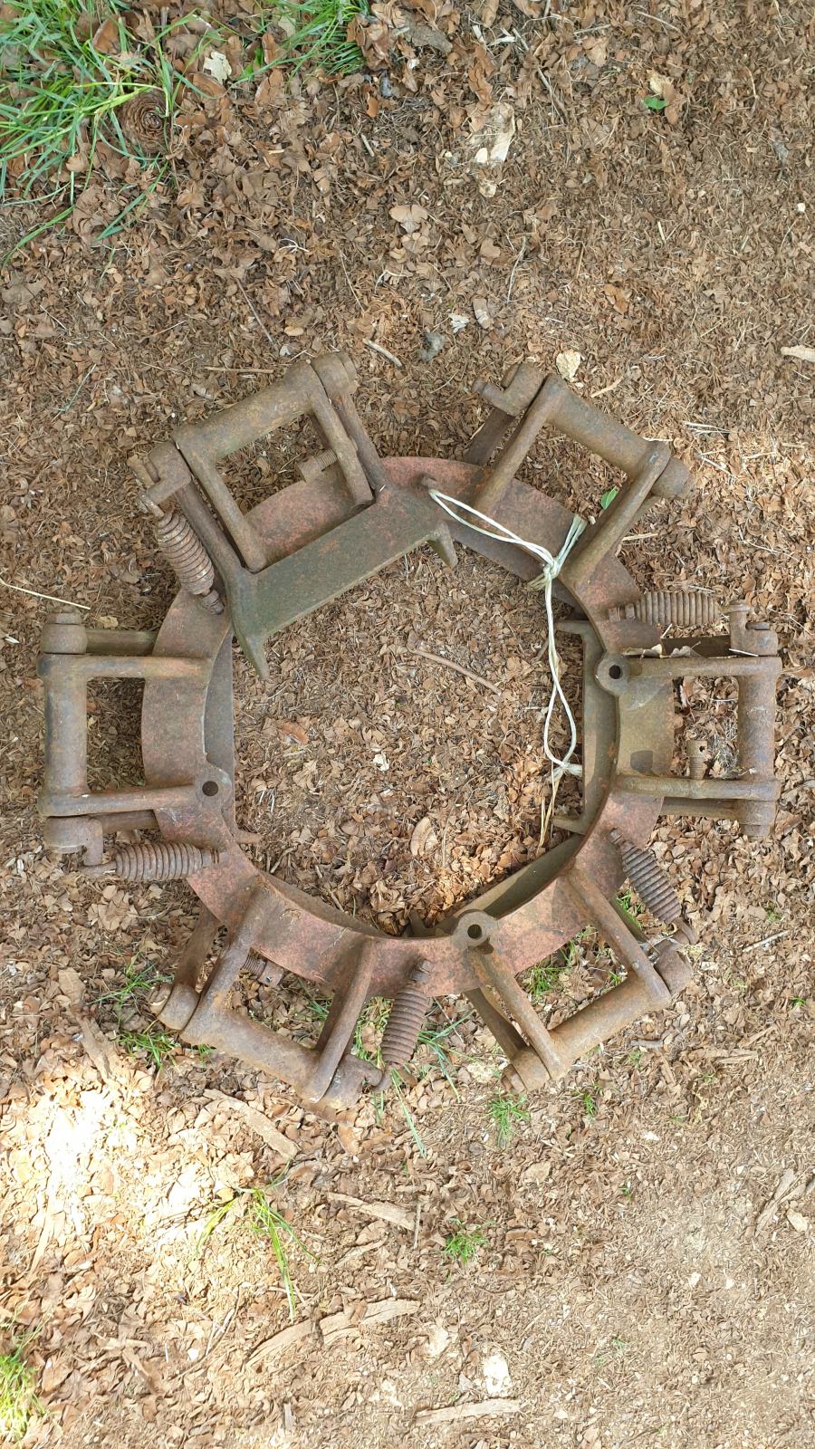 Kanđe za traktor 1kom - Istra - moguca zamjena