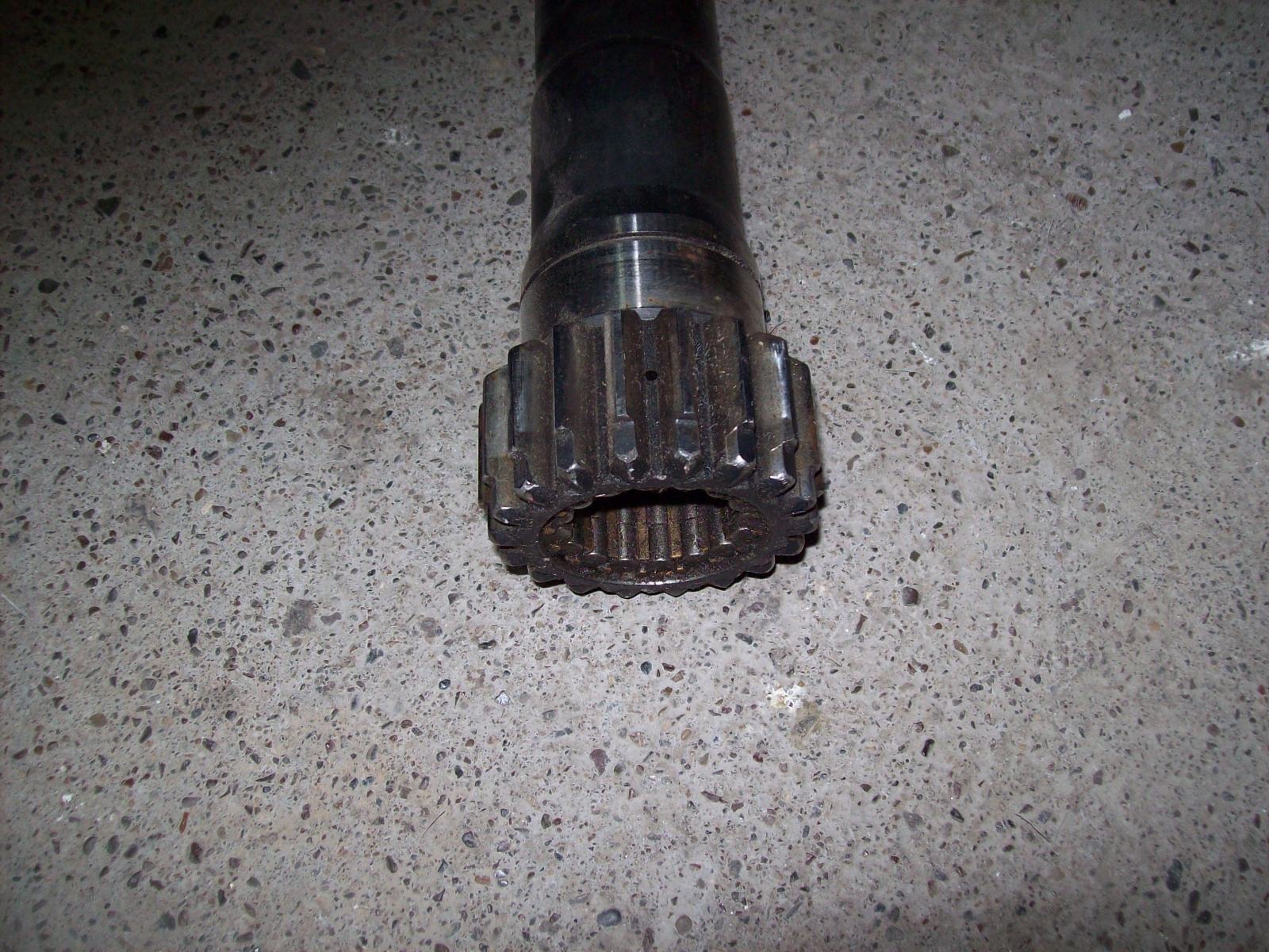 Spojna osovina za traktor Deutz 75 KS