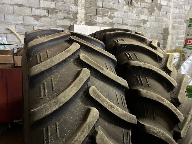 Gume i felge 650/75 R32
