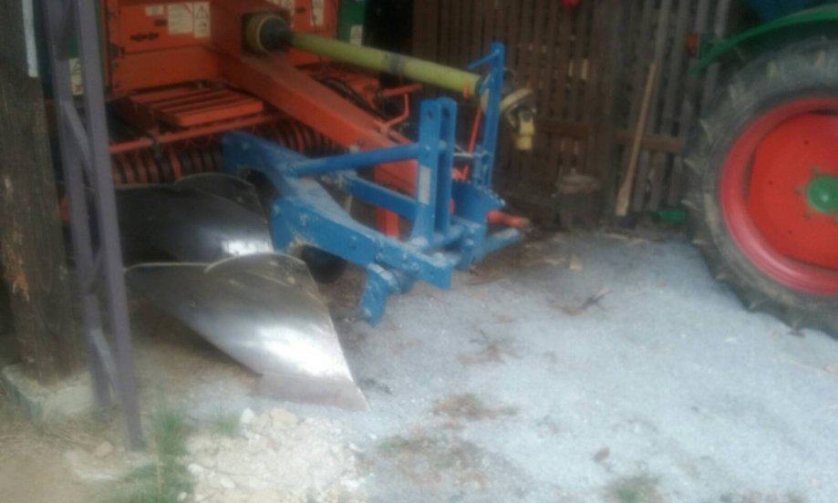 Dvobrazni plug 12 coli, Olt Posavac