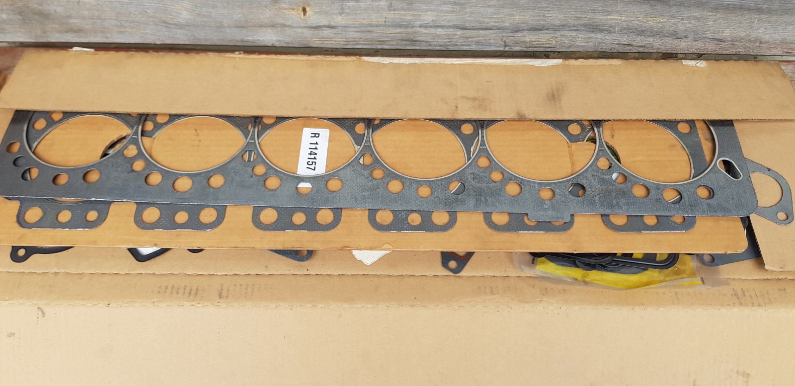 John Deere brtva glave motora R114157