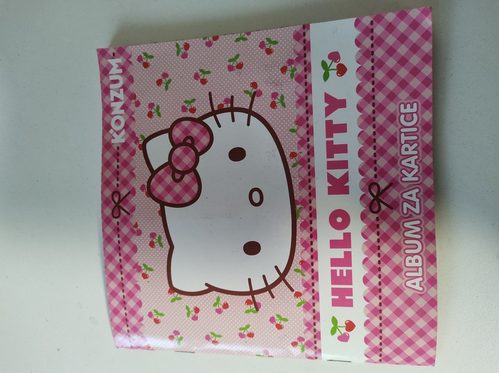 ALBUM HELLO KITTY