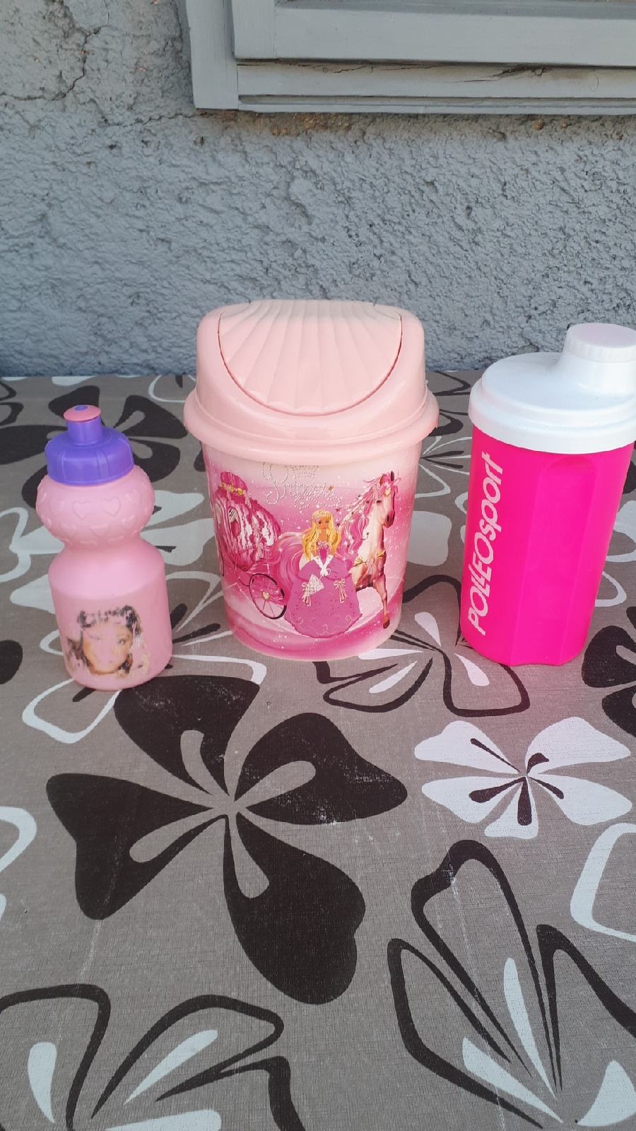 DJECJE PLASTICNE STVARI ..KO NOVE..