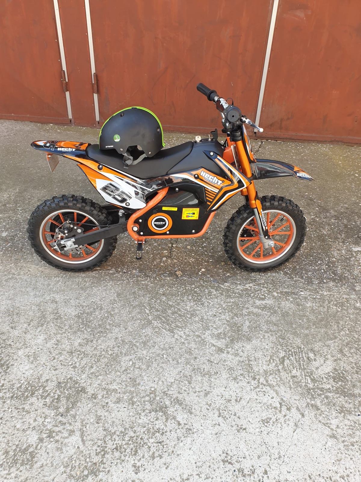 DJEČJI ELEKTRIČNI MINI CROSS MOTOR HECHT RABLJENO