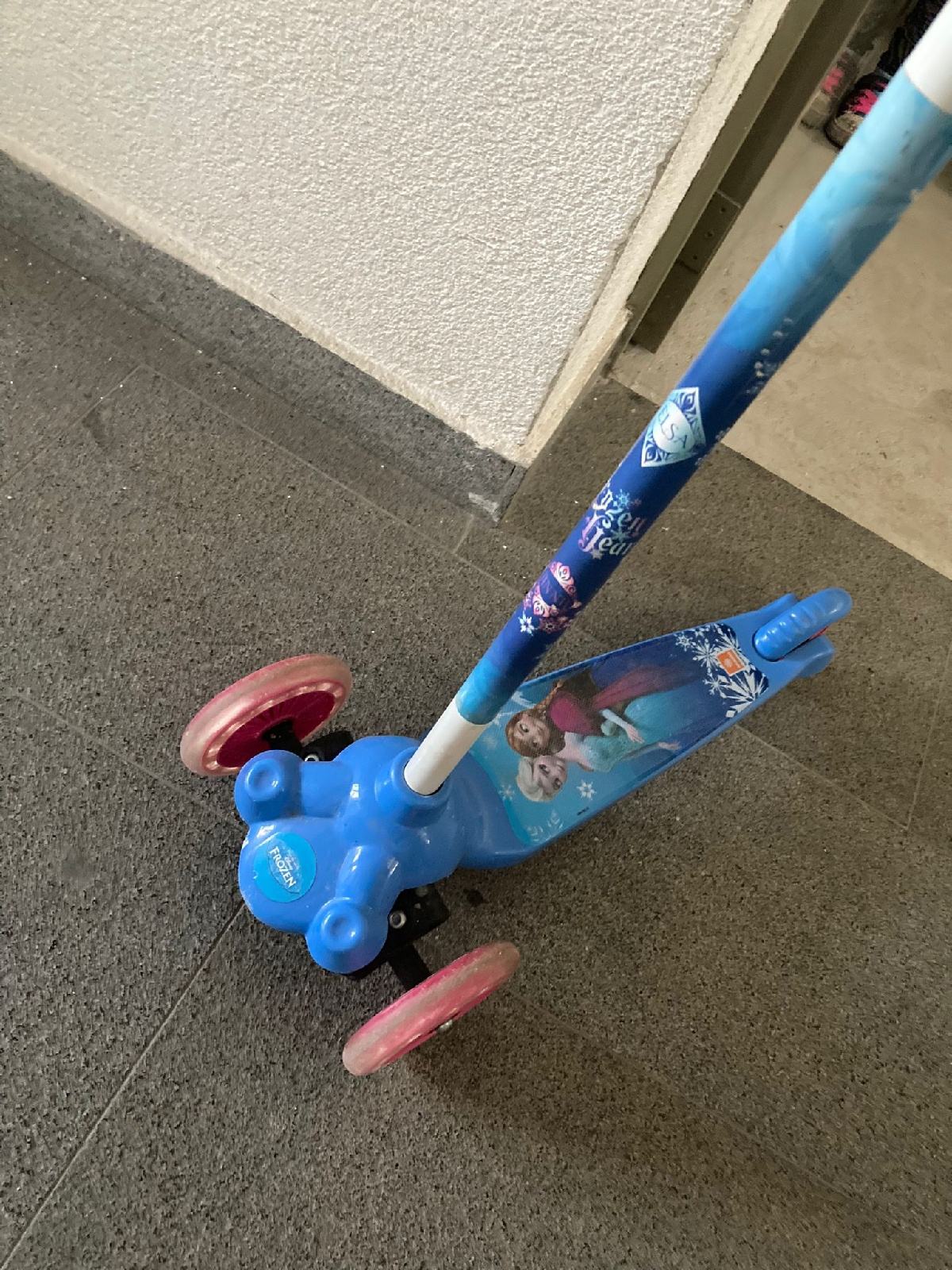 Dječji Frozen romobil