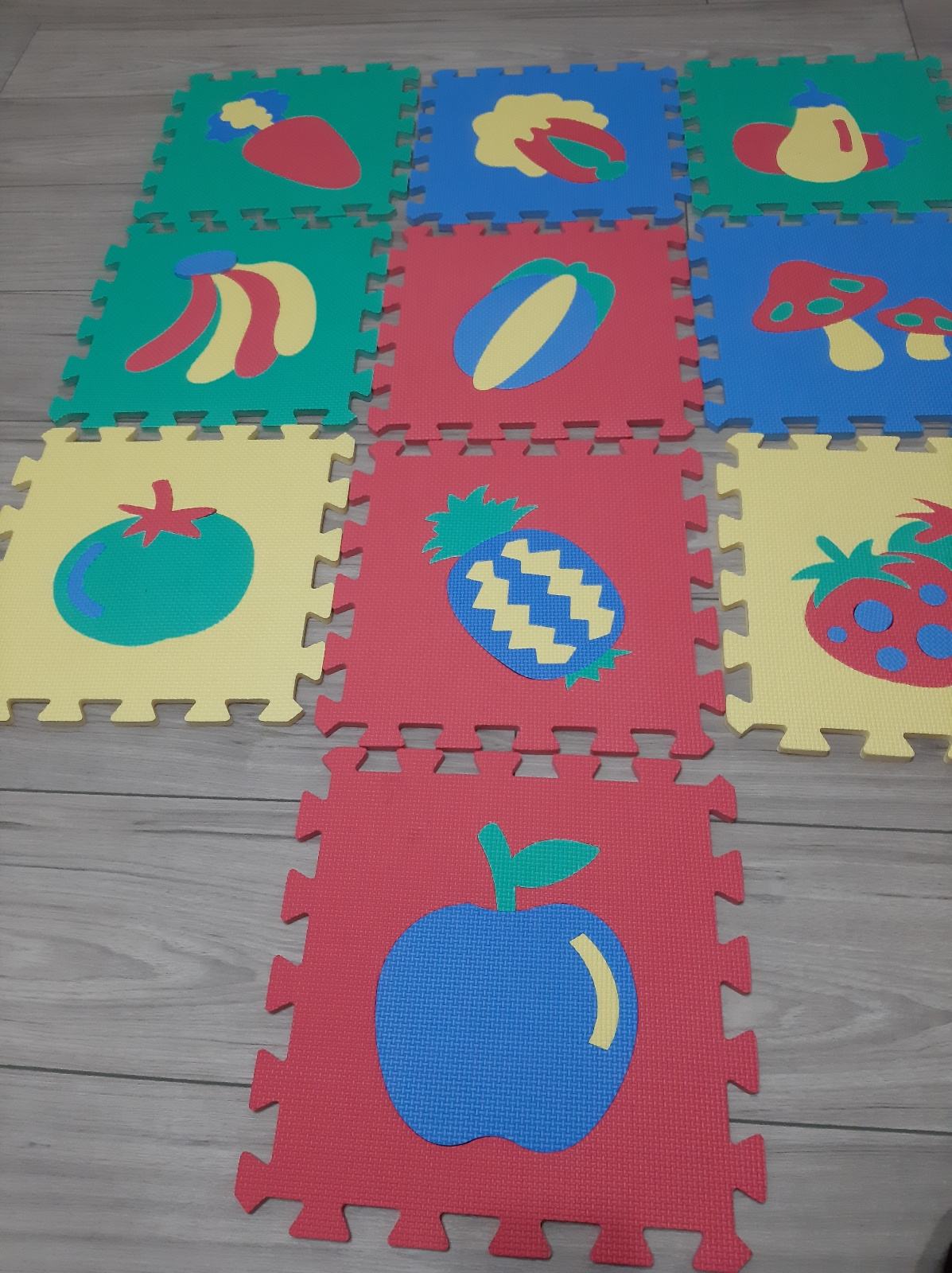 Podloga za igranje-puzzle