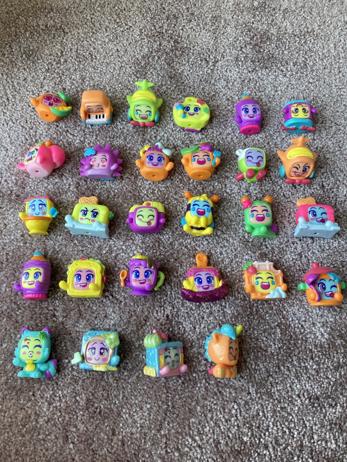 Moji pops - set od 28 figurica