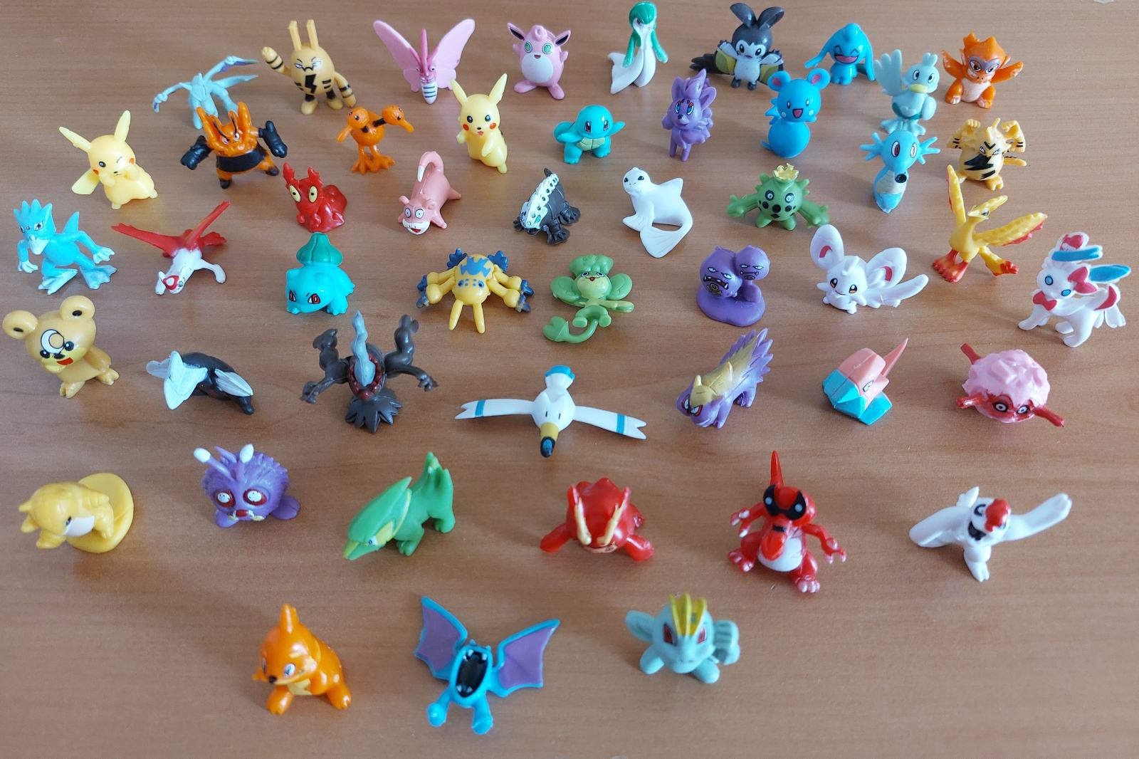 Pokemon figurice 48 kom