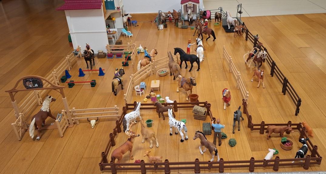 schleich konji , figure ,ograde , objekti