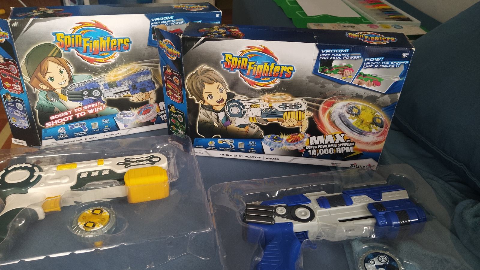 SPIN FIGHTERS pištolji, arena i dva dodatna zvrka