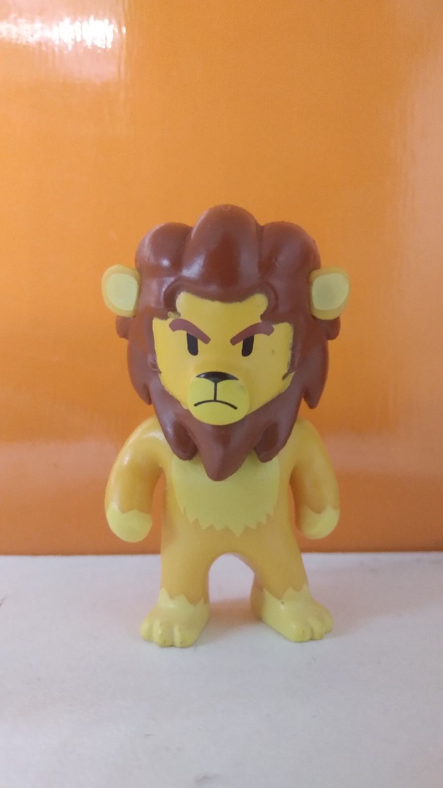 Stumble guys lav legendary figurica