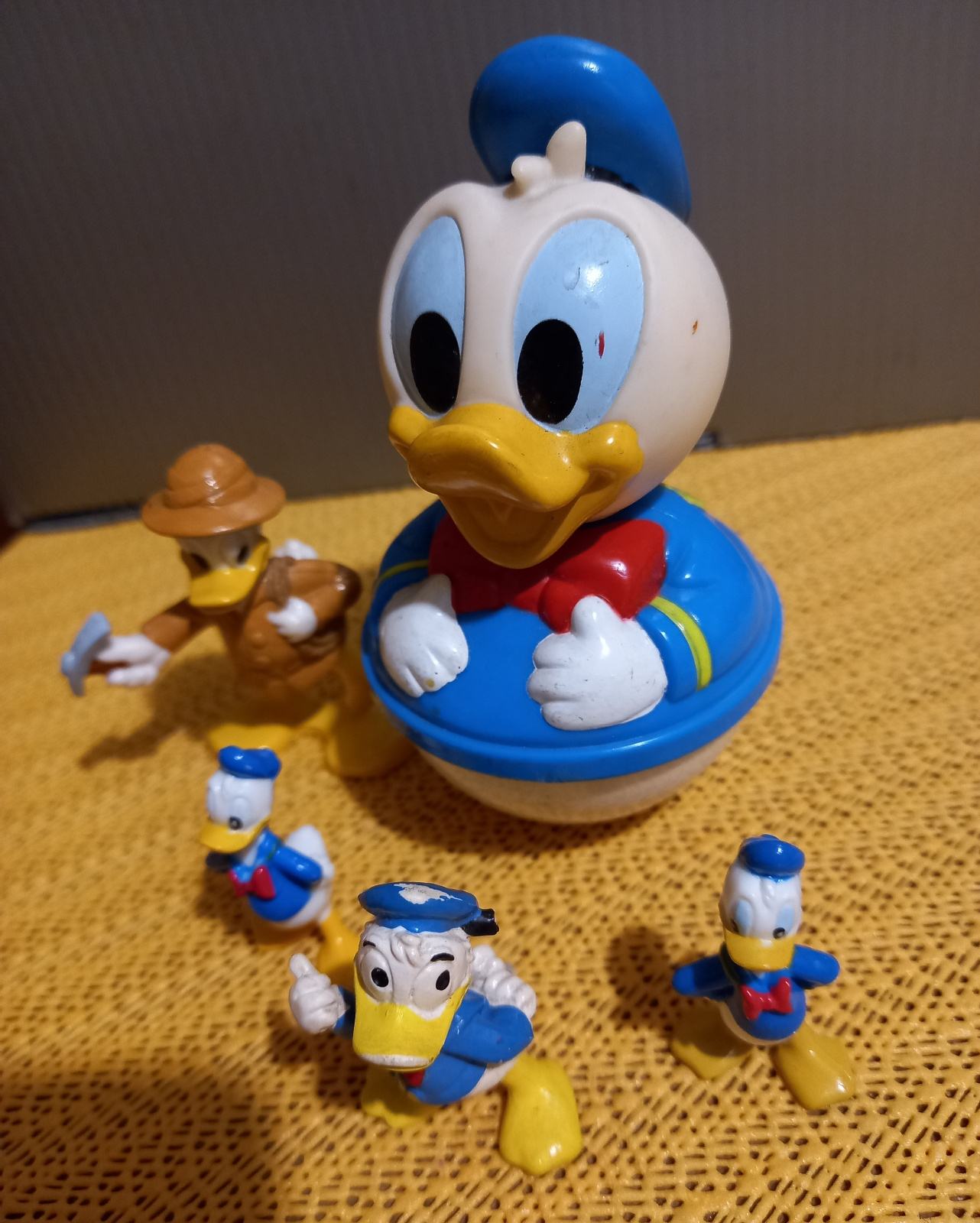 WALT DISNEY - PET FIGURA PAJE PATKA