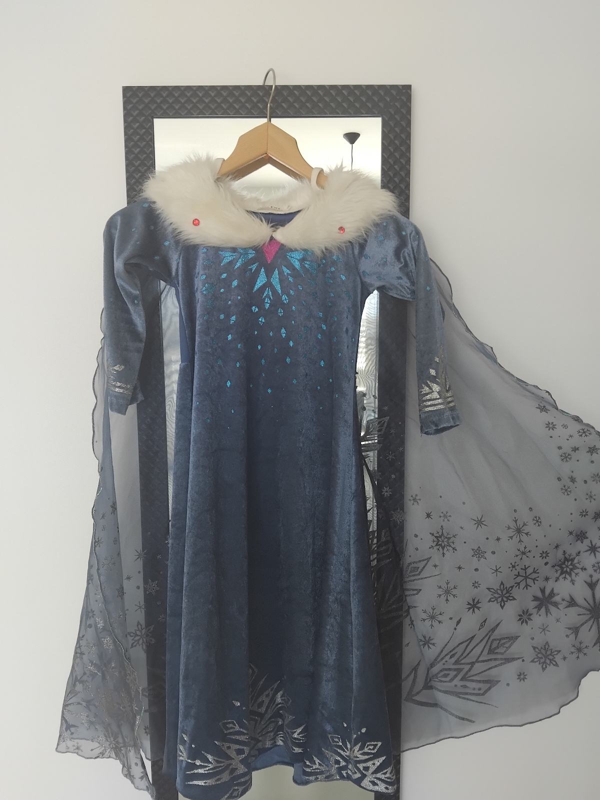 Haljine za sûre Frozen i Aurora Disney