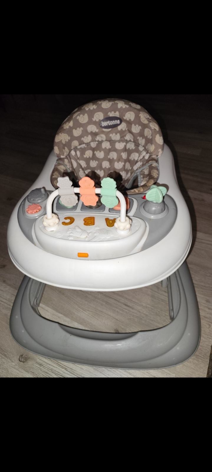 Hodalica akcija 27 e , svira , ispravna, očuvana