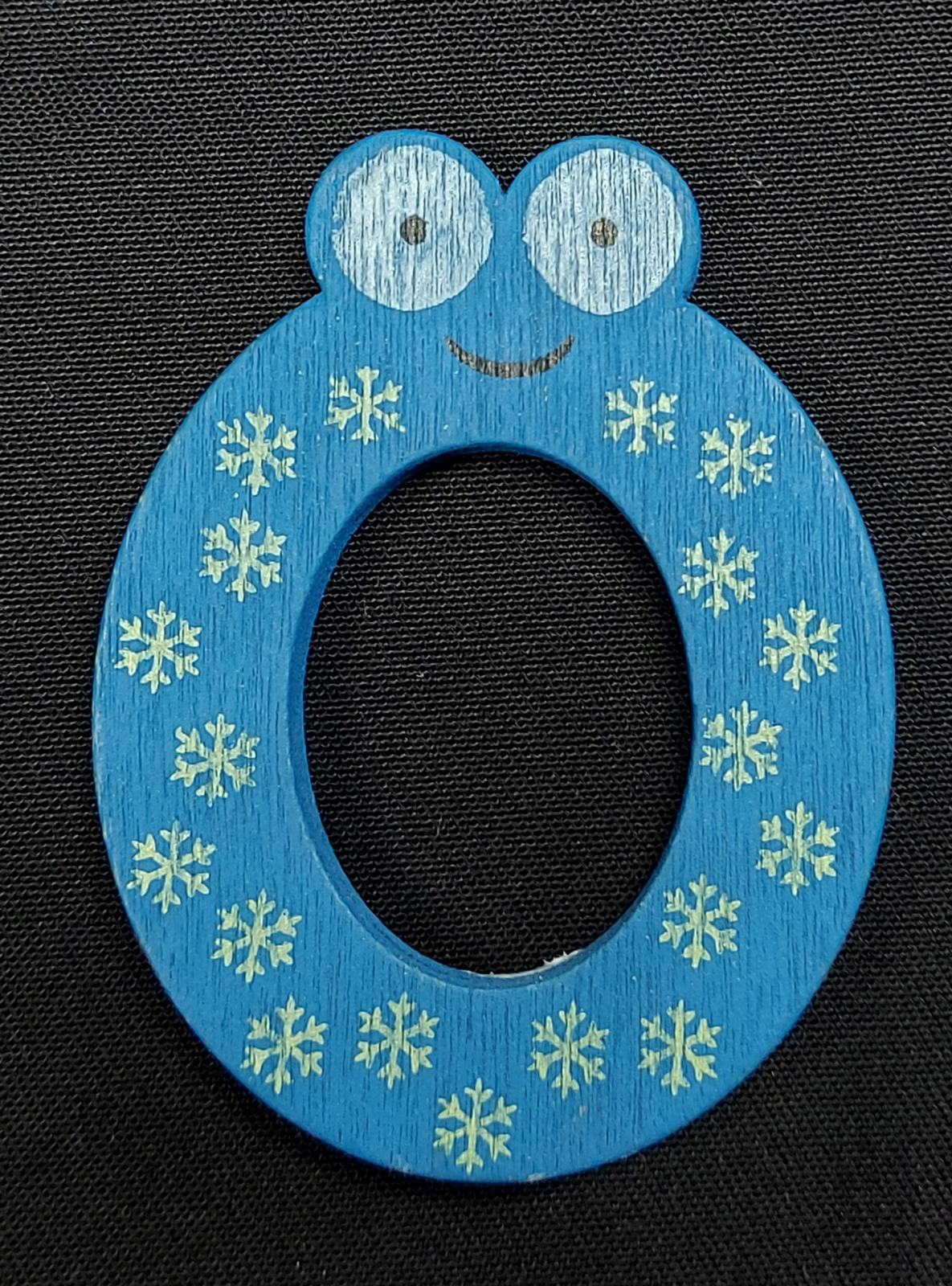 Drveno slovo s magnetom (za hladnjak) O