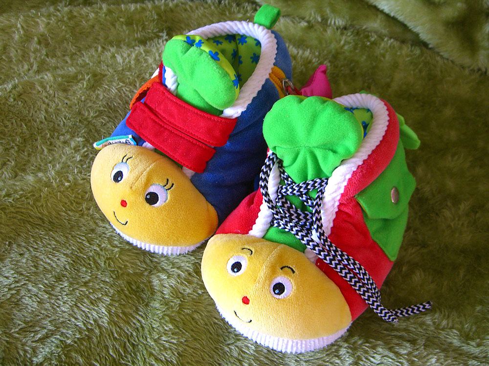 Edukativna meka igracka - papuce do 3,5 god