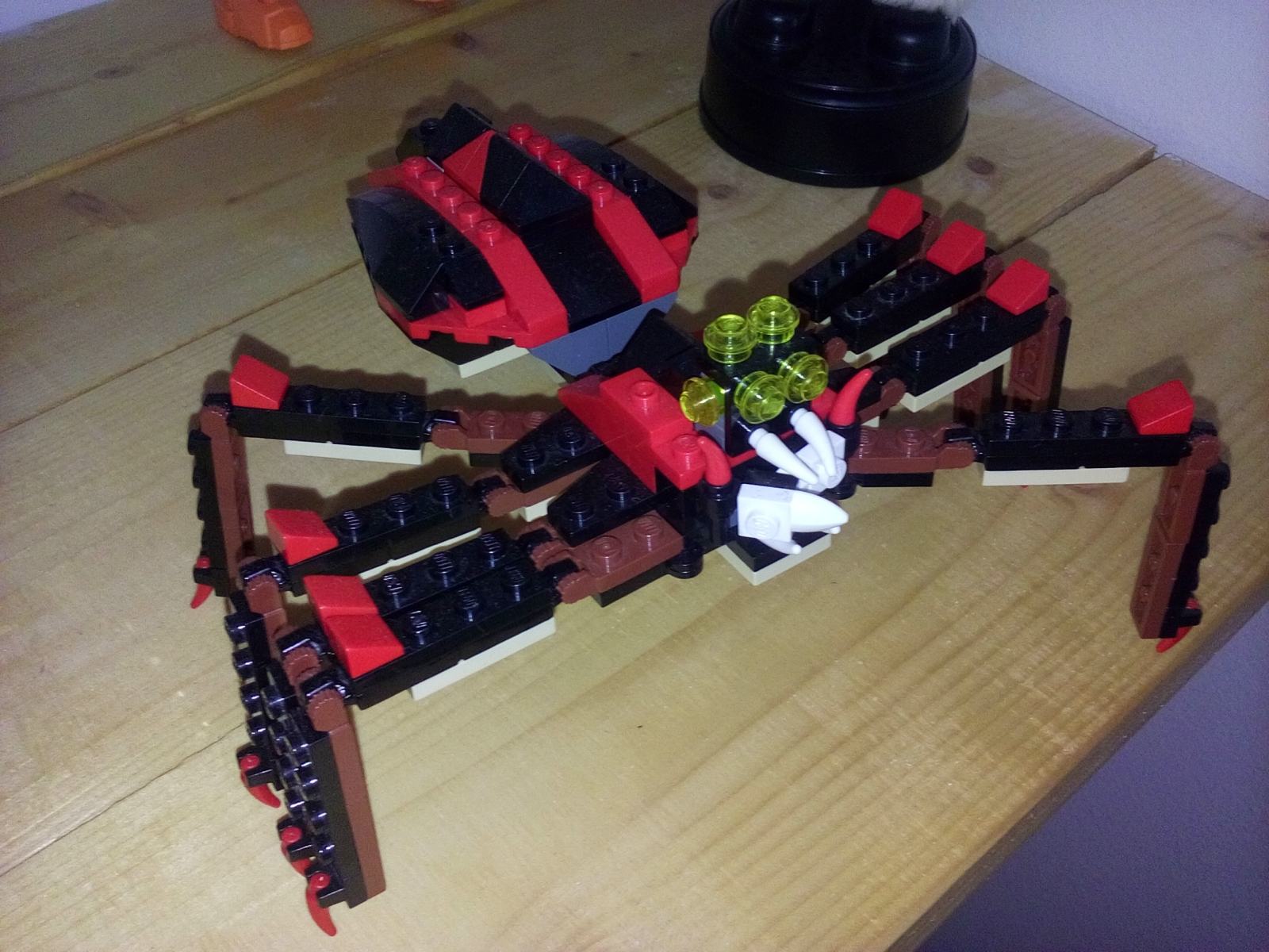 LEGO Fierce Creatures 4994-1 Creator