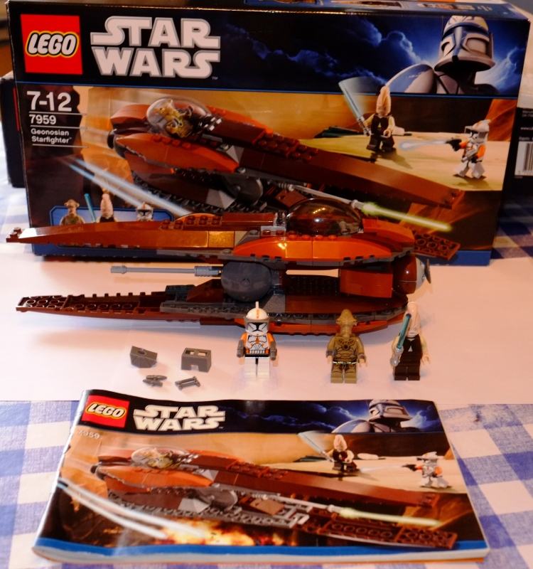 Lego Star Wars 7959 set: Geonosian Starfighter