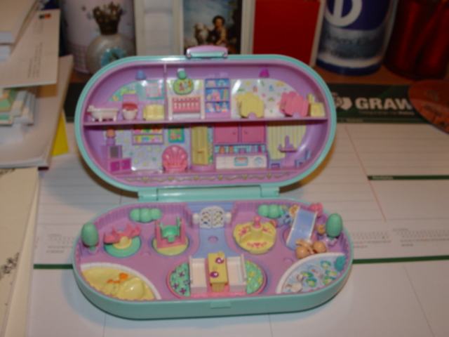 Prodajem POLLY POCKET igricu za djevojčice