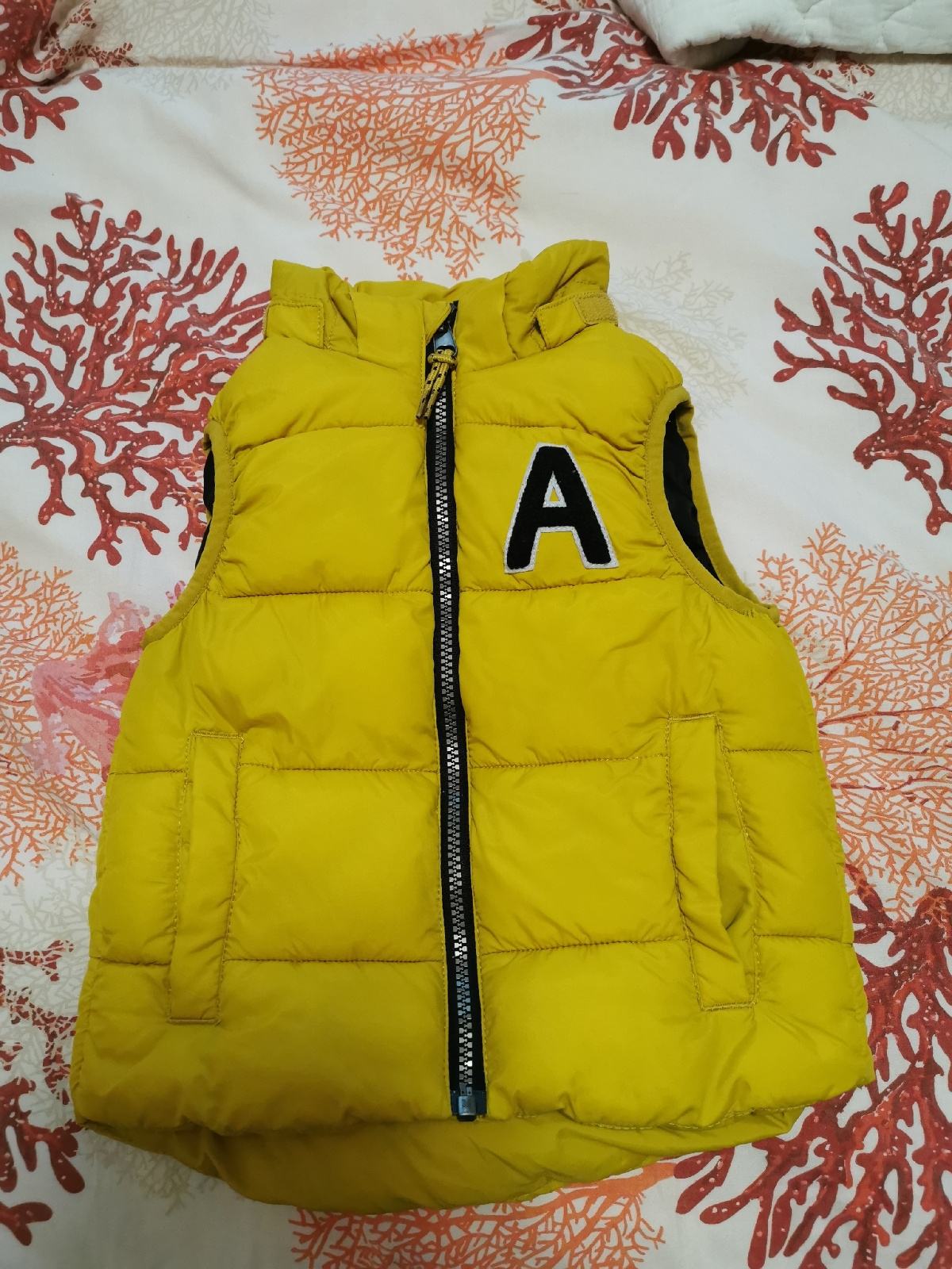 Dječji bezrukavnik jakna bez rukava H&M vel 98 104 3 do 4 godine