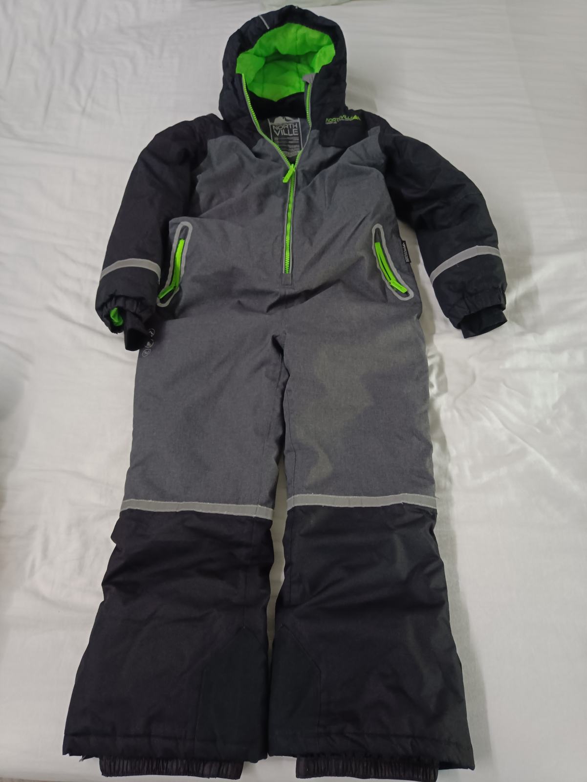 Prodajem skafander za snijeg veličine 134