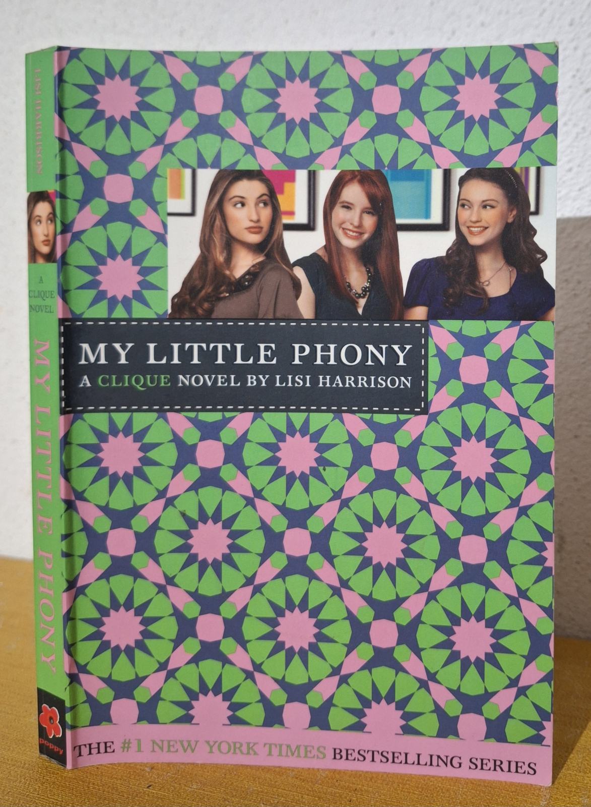 A clique - Lisi Harrison - My little phony