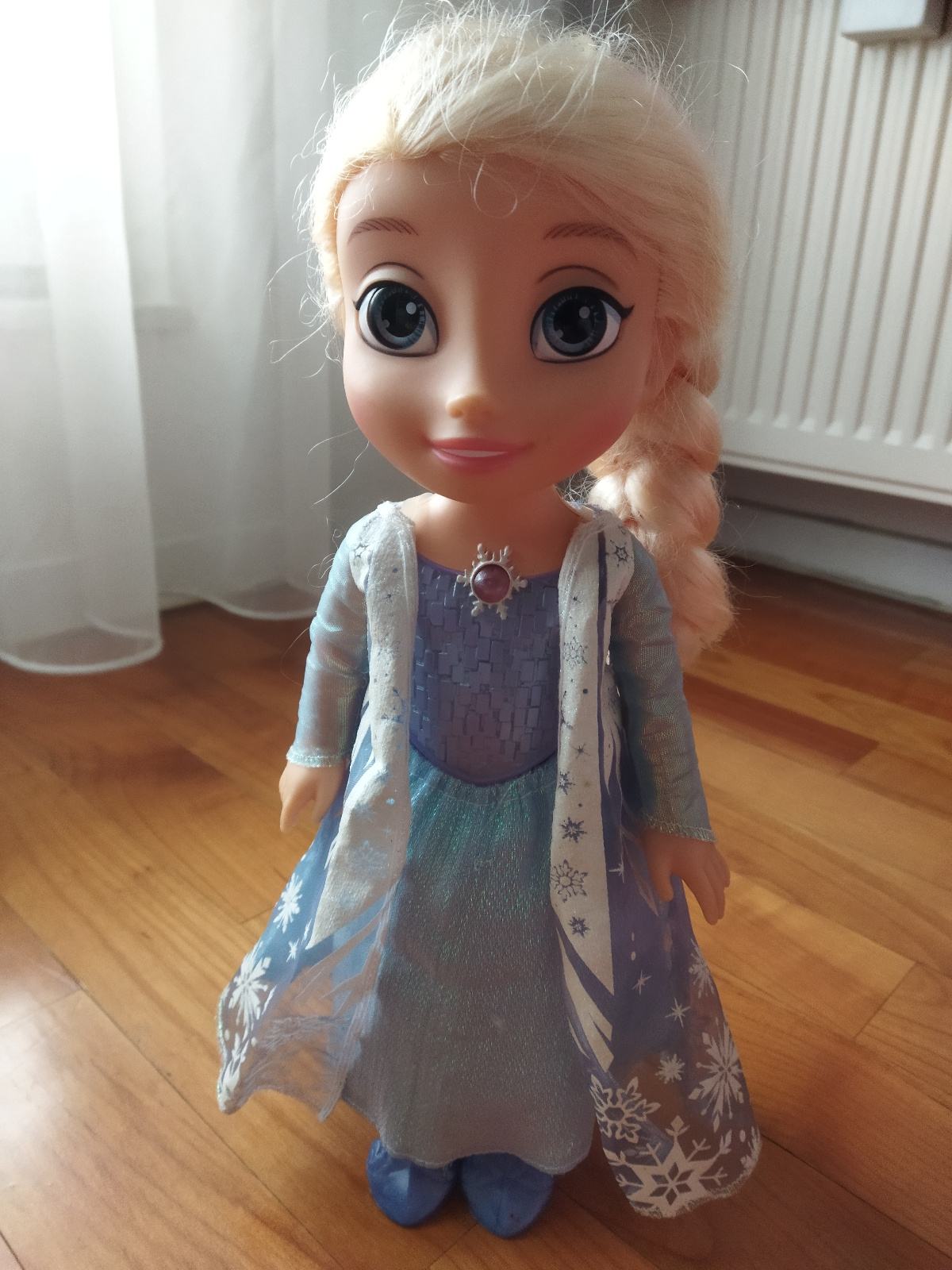 Elsa Frozen lutka koja pjeva