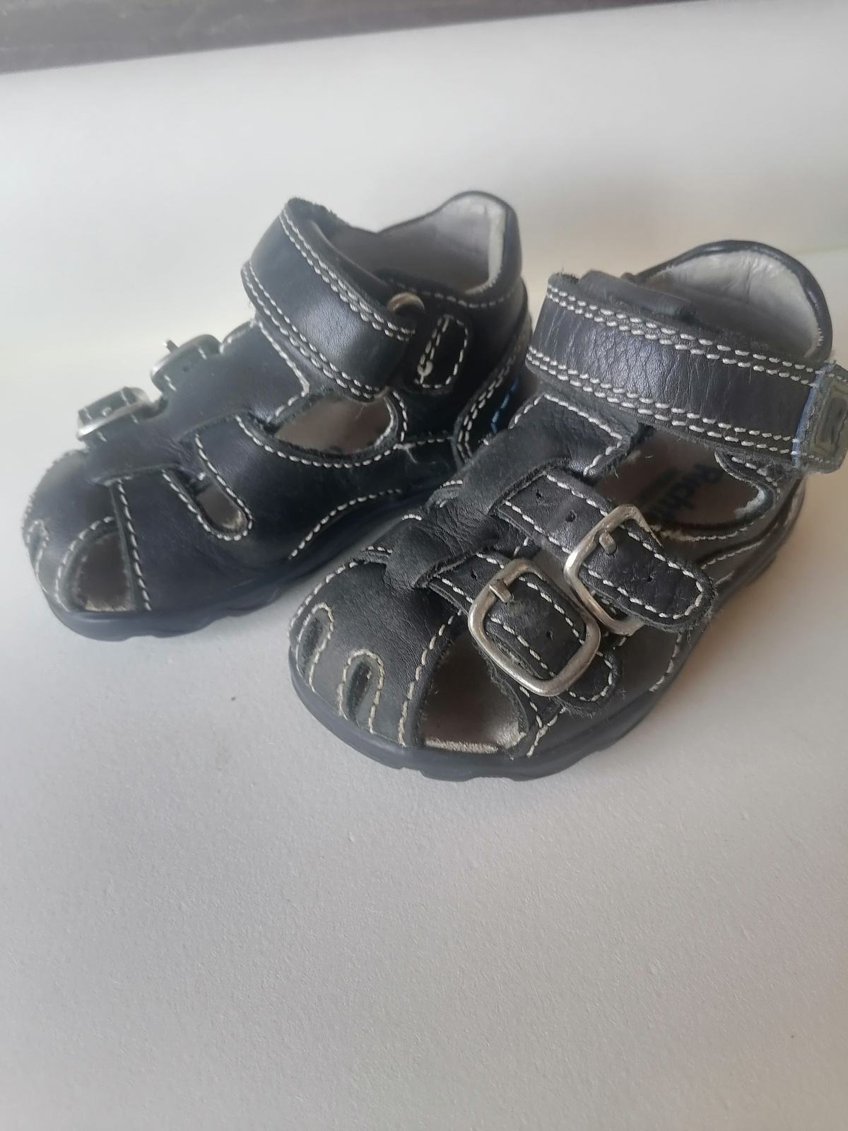 Richter sandale broj 20