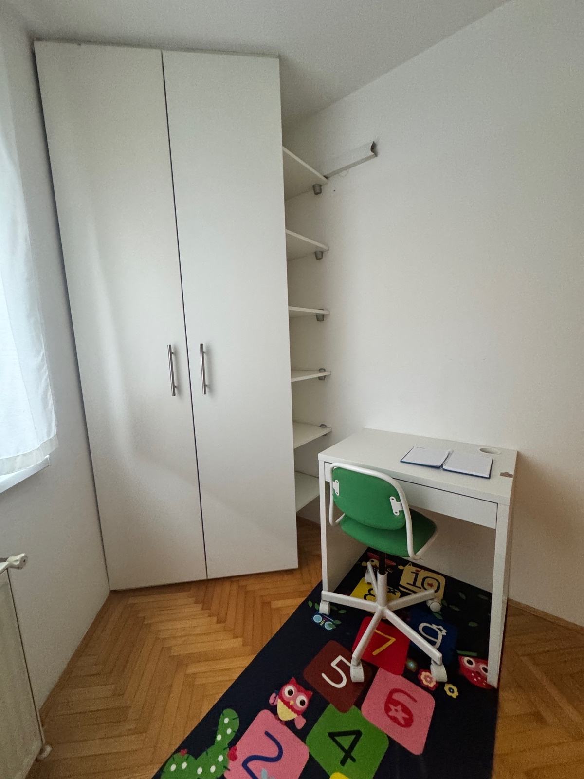 Dječja soba sve komplet krevet madrac ormari stolica stol tapit