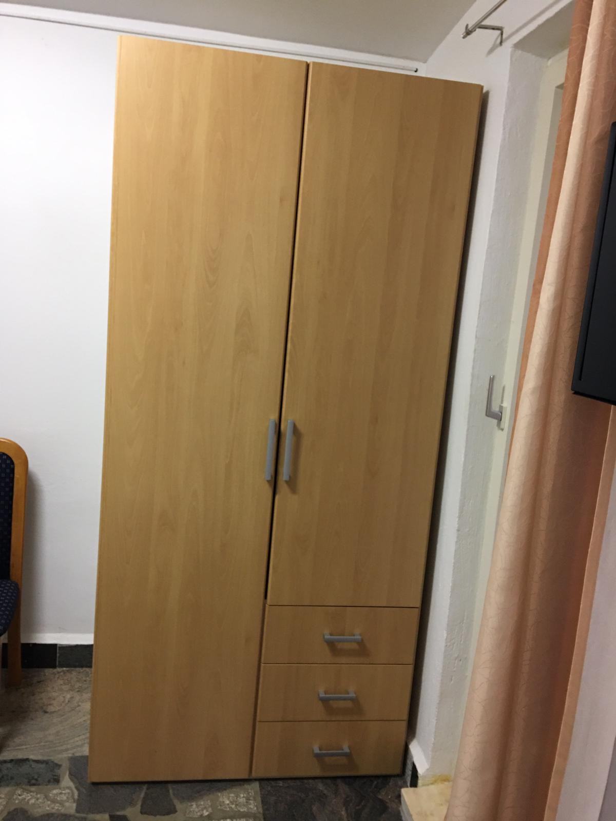 Djeciji krevet nocni ormaric