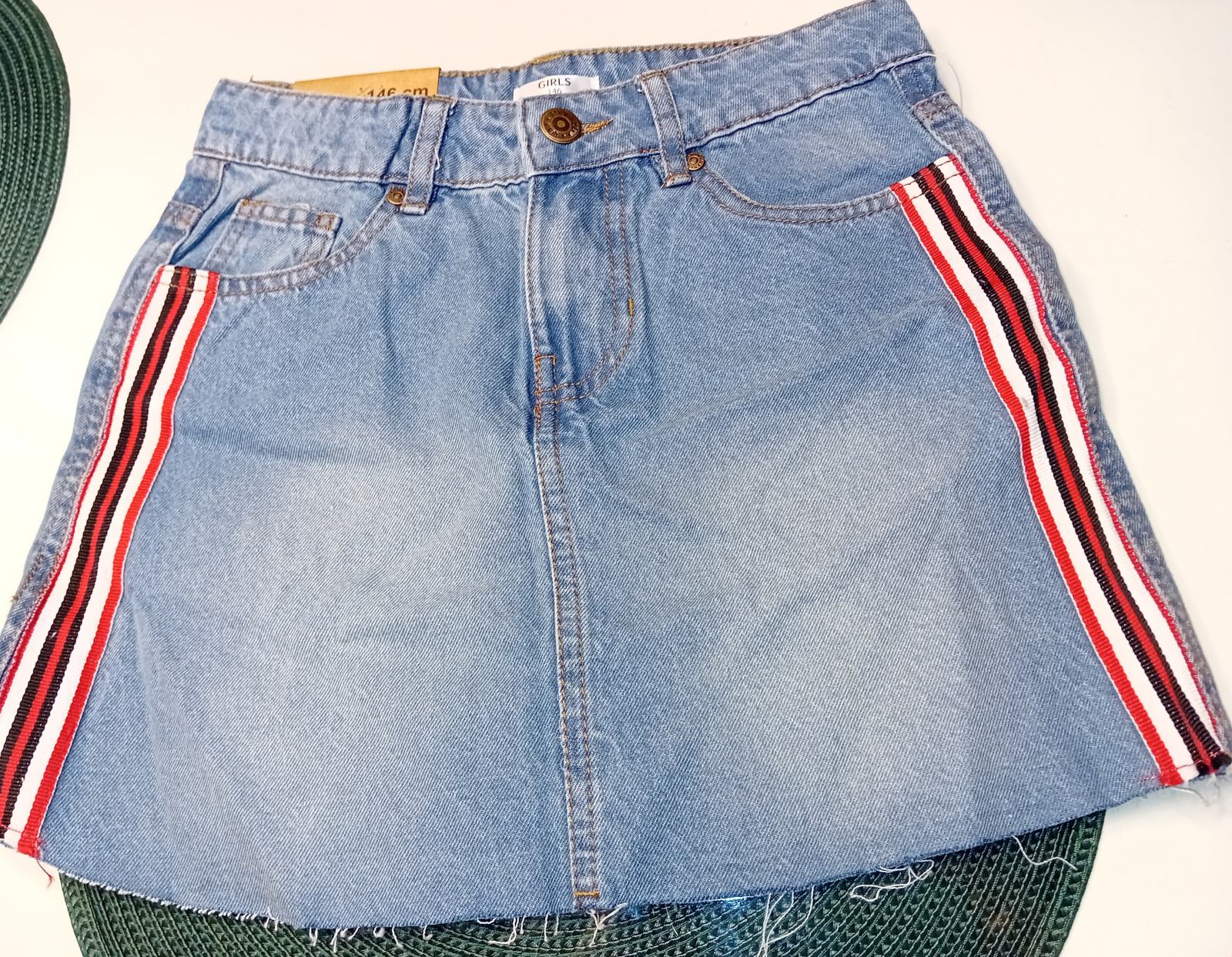 TRAPER SUKNJA VEL 146 - NOVO